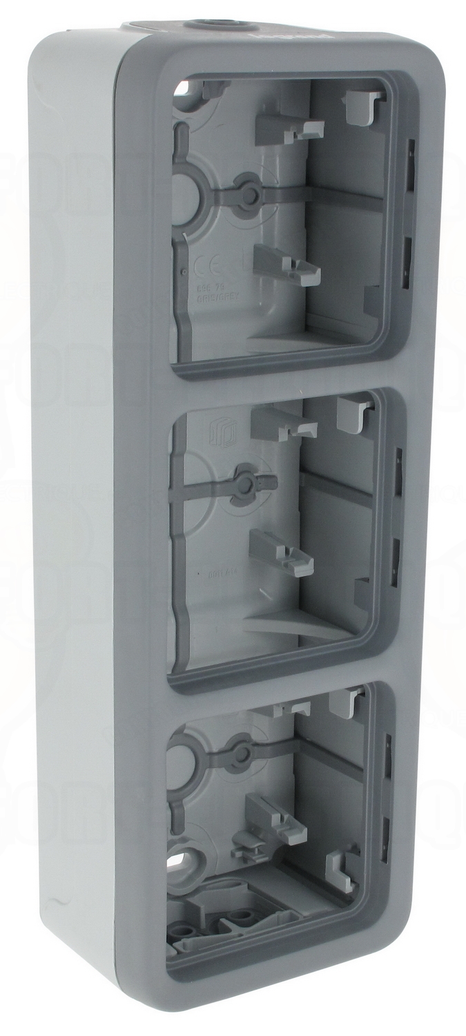 Boitier Plexo saillie 3 postes vertical (composable) - 34,33..