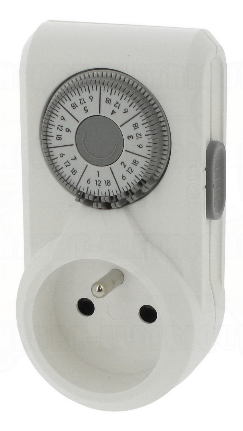 Prise programmable sur 7 jours Legrand - 31,59€