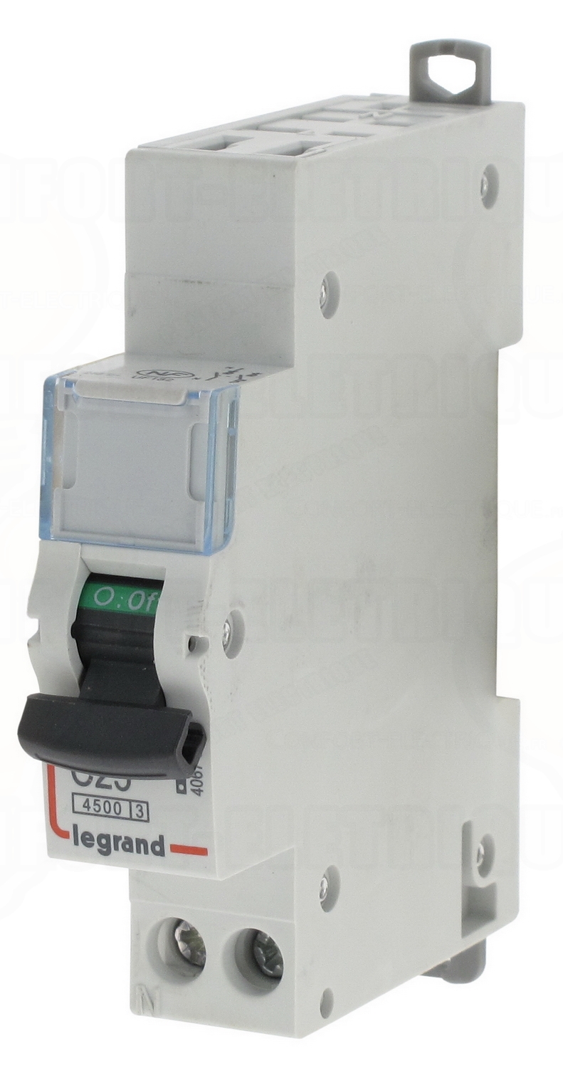 Disjoncteur 25A 4.5kA courbe C phase neutre Legrand DNX3 aut..
